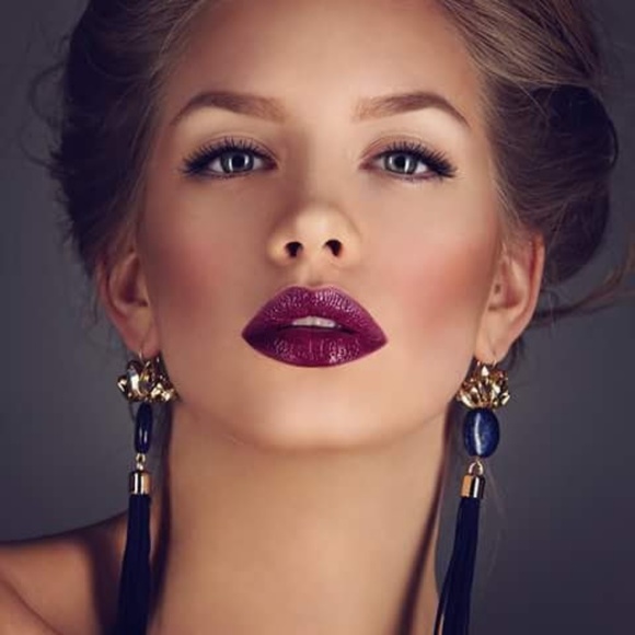 Flori Roberts | Makeup | Flori Roberts Wild Thang Lipstick | Poshmark